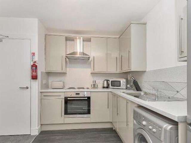 3 Bedroom Flat For Rent In City Centre, Dundee
