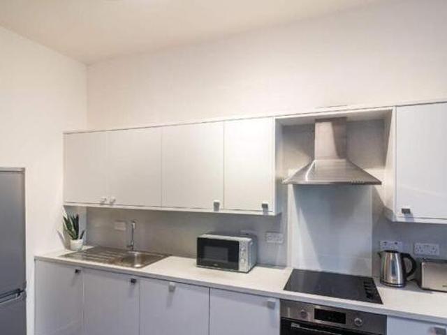 3 Bedroom Flat For Rent In City Centre, Dundee