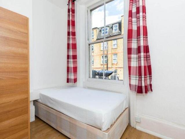 3 bedroom flat for rent in City Road, Old Street Shoreditch EC1V