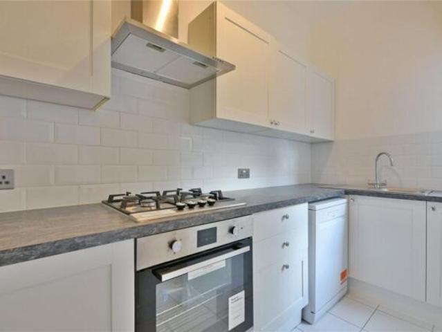 3 bedroom flat for rent in Compayne Gardens, South Hampstead, NW6