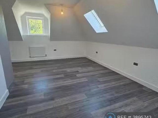 3 bedroom flat for rent in Coombes House, Purley, CR8