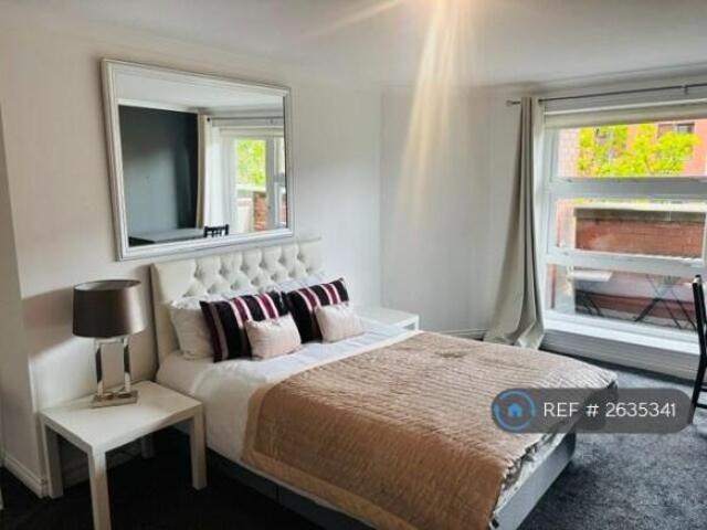 3 bedroom flat for rent in Coopers Well St, Glasgow, G11