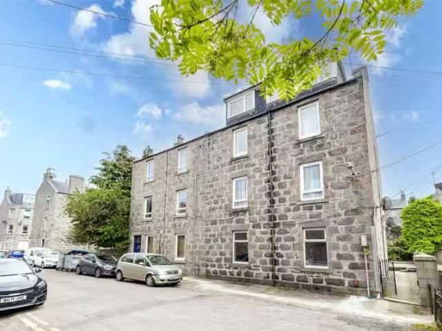 3 bedroom flat for rent in Colville Place, Aberdeen, AB24