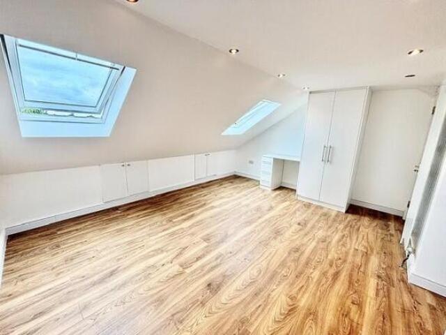 3 bedroom flat for rent in Colworth Road, Leytonstone, E11