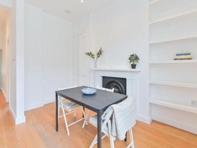 3 bedroom flat for rent in Coldharbour Lane, Brixton, London, SW9