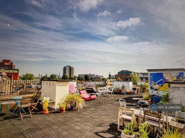 3 bedroom flat for rent in Coldharbour Lane, Brixton, SW9