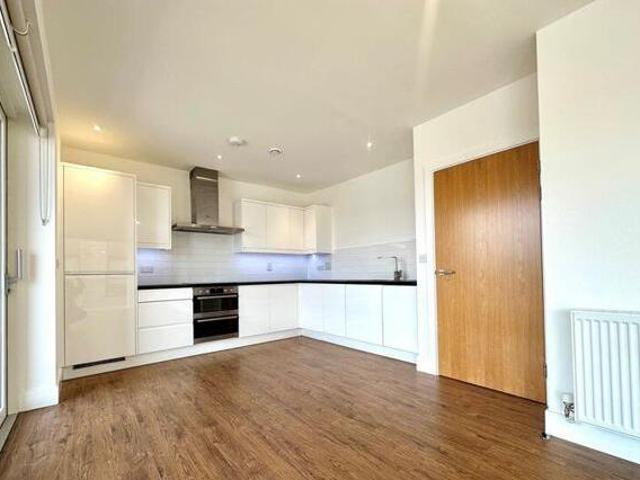 3 Bedroom Flat For Rent In Colindale