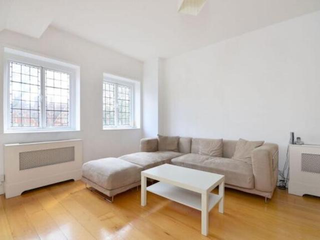 3 bedroom flat for rent in Collingham Gardens, South Kensington, London, SW5