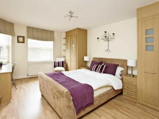 3 bedroom flat for rent in Collingham Place, Earls Court, SW5