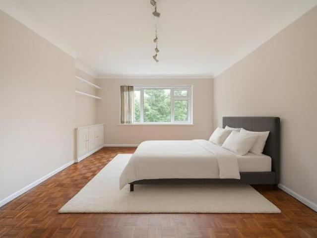 3 bedroom flat for rent in Copers Cope Road, Beckenham, BR3