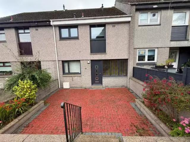 3 bedroom flat for rent in Cornhill Gardens, Cornhill, Aberdee.