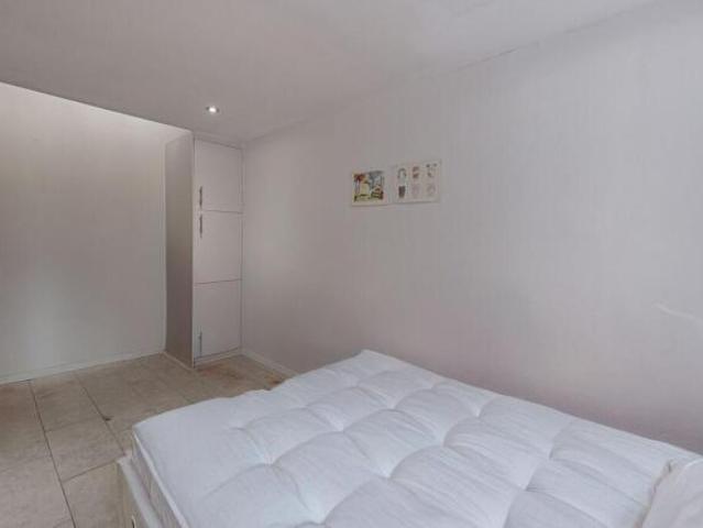 3 bedroom flat for rent in Cornwall Gardens, South Kensington, London, SW7