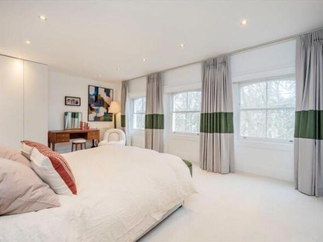 3 bedroom flat for rent in Cornwall Gardens, South Kensington, SW7