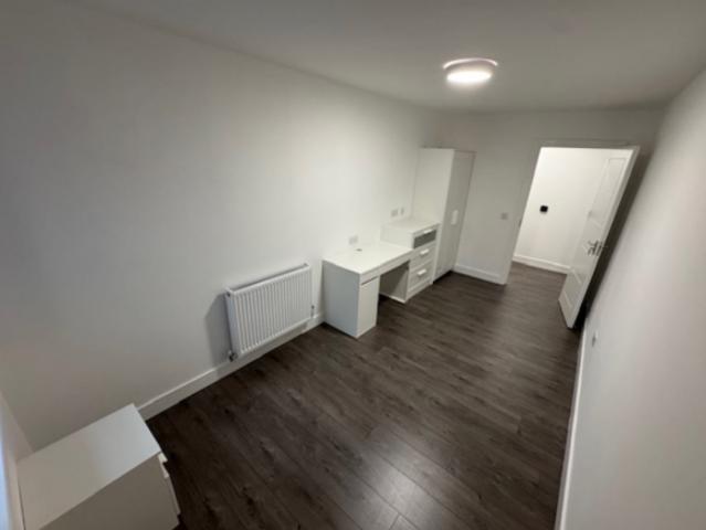 3 bedroom flat for rent in Cotswold Street, Liverpool, L7