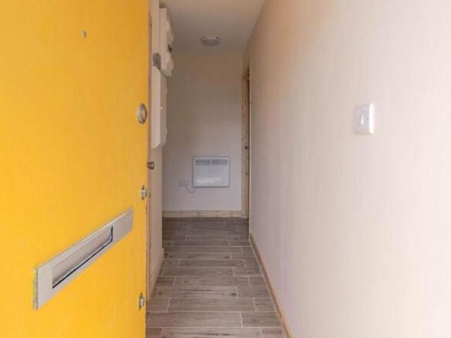 3 bedroom flat for rent in County Street, London, SE1