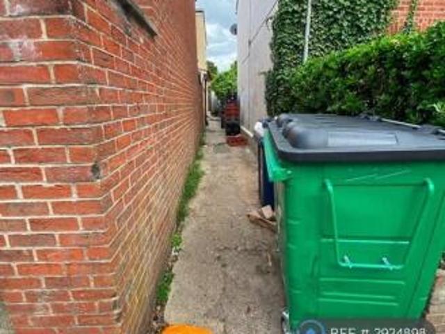 3 bedroom flat for rent in Cowley Road, Oxford, OX4