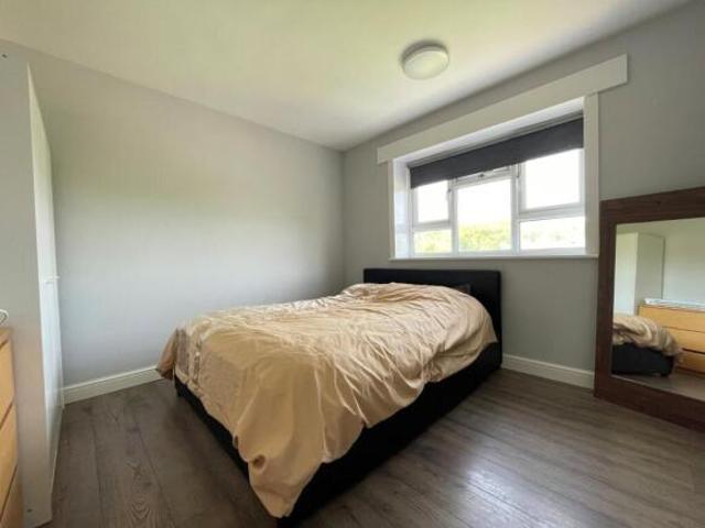 3 bedroom flat for rent in Clayton Court, West Park, Leeds, LS16