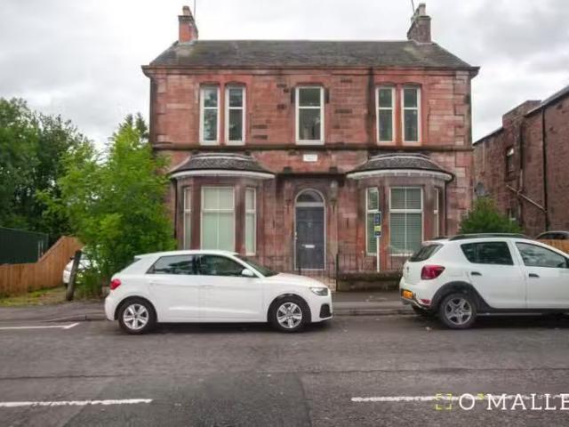 3 bedroom flat for rent in Clackmannan Road, Alloa, FK10