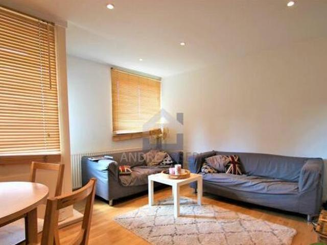 3 Bedroom Flat For Rent In Clapham North, London