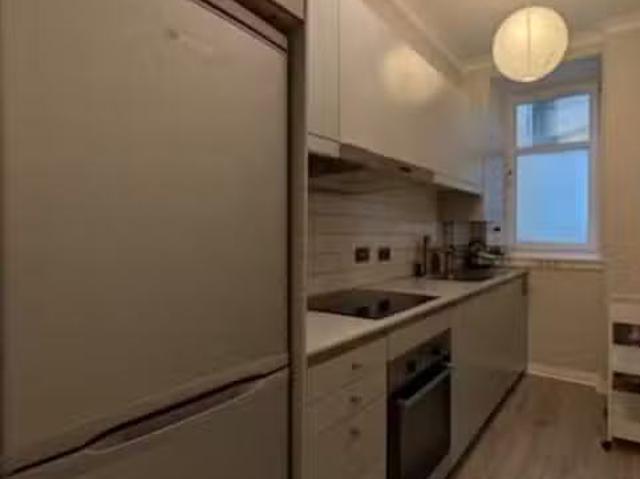 3 bedroom flat for rent in Claremont St, Glasgow, G3