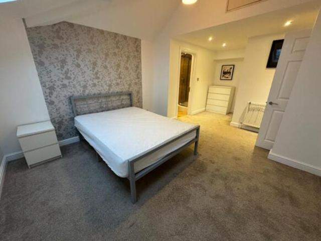 3 bedroom flat for rent in Clarendon House, Nottingham, NG1