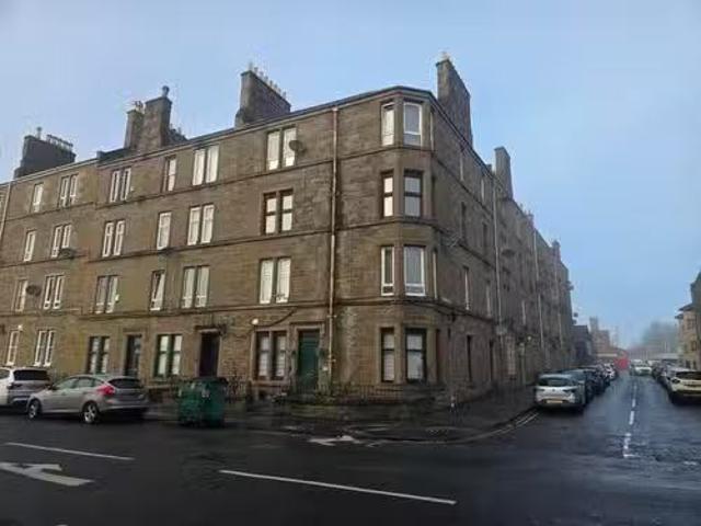 3 bedroom flat for rent in Clepington Road, DUNDEE, DD3