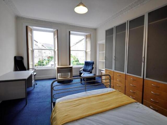 3 bedroom flat for rent in Clerk Street, Newington, Edinburgh, EH8