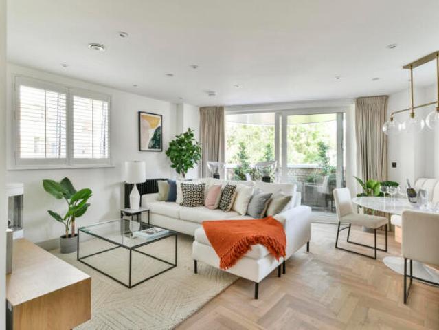 3 bedroom flat for rent in Clifton Mansions, Park Avenue, London, NW2