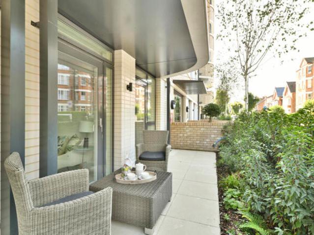 3 bedroom flat for rent in Clifton Mansions, Park Avenue, London, NW2