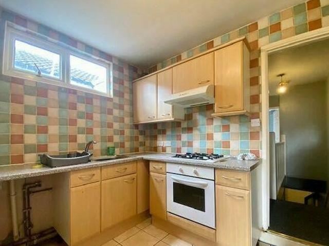 3 bedroom flat for rent in Clifton Street CARDIFF CF24