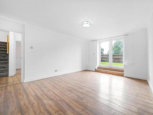 3 bedroom flat for rent in Croydon Road, Anerley, London, SE20