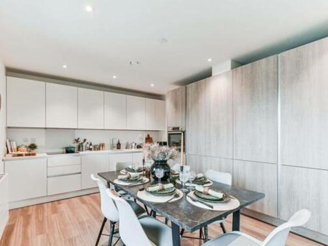 3 Bedroom Flat For Rent In Croydon
