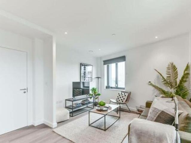 3 Bedroom Flat For Rent In Croydon
