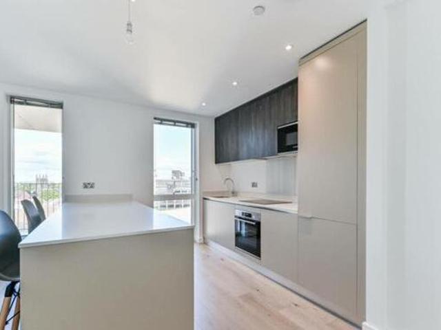 3 Bedroom Flat For Rent In Croydon