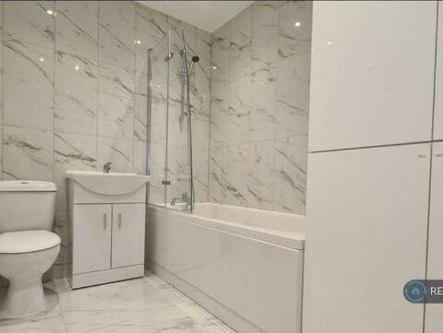 3 Bedroom Flat For Rent In Croydon
