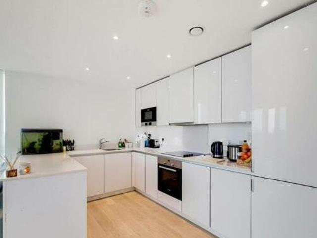3 Bedroom Flat For Rent In Croydon