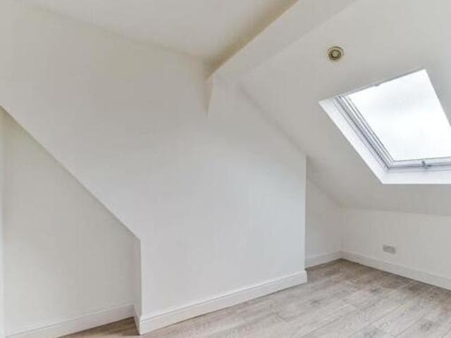 3 Bedroom Flat For Rent In Croydon