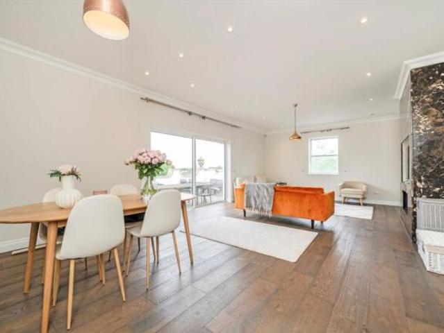 3 bedroom flat for rent in Cromwell Road, LONDON, SW5