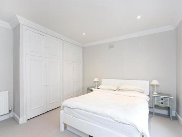 3 bedroom flat for rent in Crooked Billet, Wimbledon, SW19