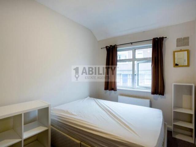3 bedroom flat for rent in Crosby row 3 Bedroom Terraced House, SE1