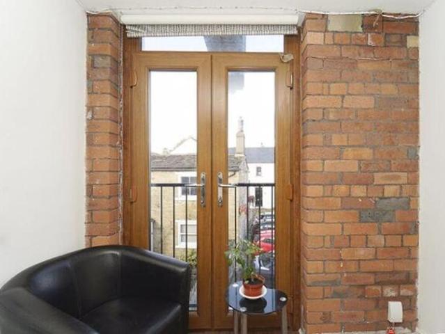 3 bedroom flat for rent in Cross Chapel Street, Leeds, LS6