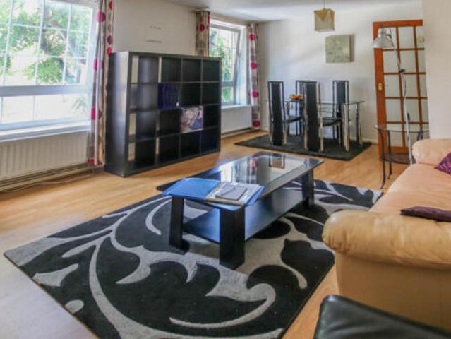 3 bedroom flat for rent in Crayford House, Tabard Garden Estate, London, SE1