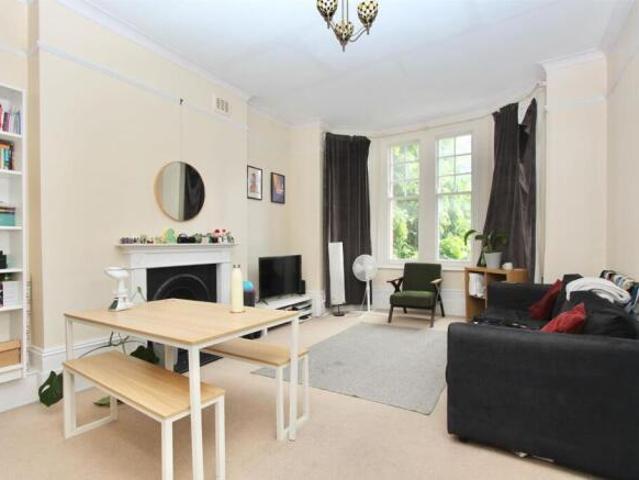 3 bedroom flat for rent in Cranwich Road, N16