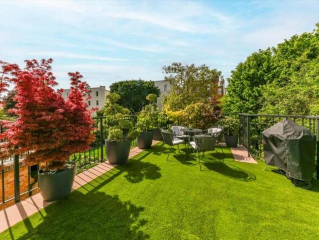 3 bedroom flat for rent in Crediton Hill, London NW6