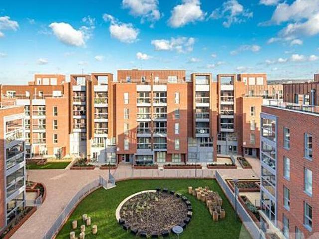 3 Bedroom Flat For Rent In Cricklewood