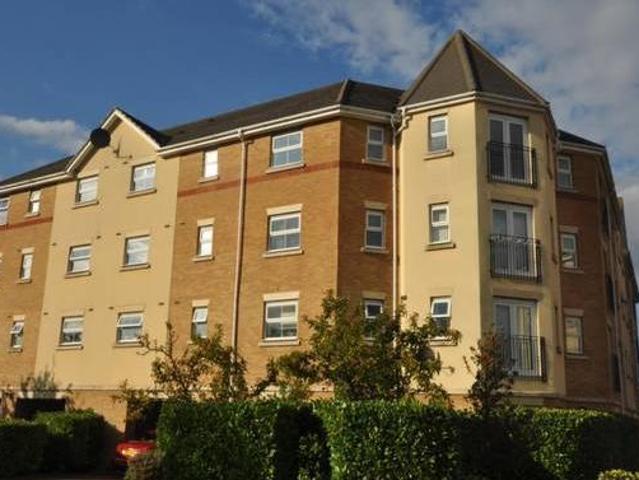 3 bedroom flat for rent in Culvers Court Fenners Marsh DA12