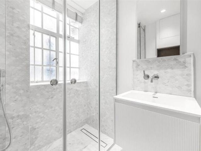 3 bedroom flat for rent in Curzon Street, Shepherd Market, W1J