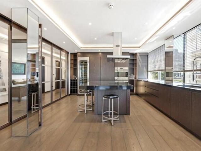 3 bedroom flat for rent in Curzon Street, Shepherd Market, W1J