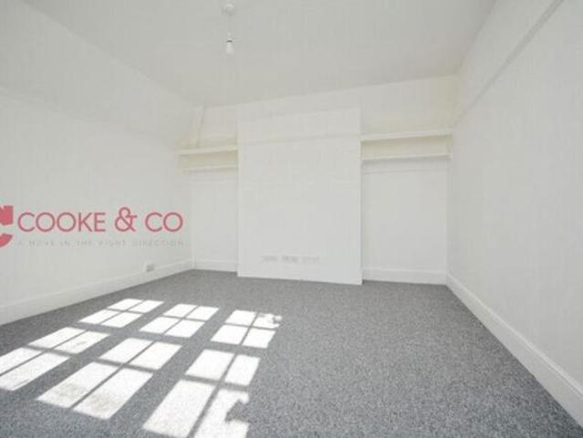 3 bedroom flat for rent in Cuthbert Road, Westgate On Sea, CT8 8PA, CT8