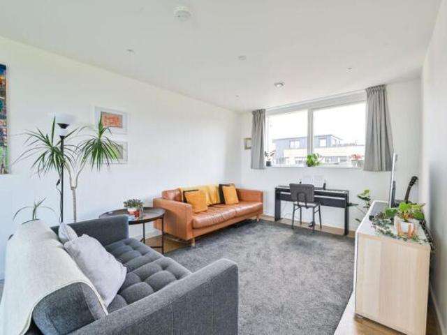 3 bedroom flat for rent in Danson Mews, Elephant and Castle, LONDON, SE17